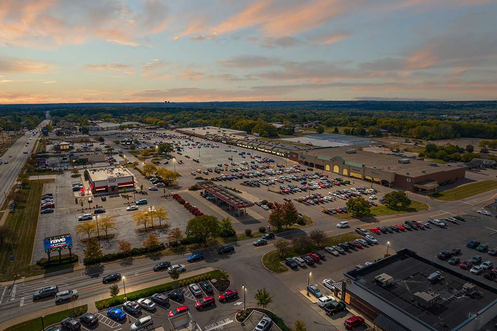 Waynetowne Plaza – Silver Bears